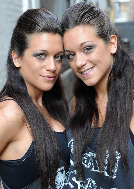 The Most Identical British Twins Competition | Amusing Planet